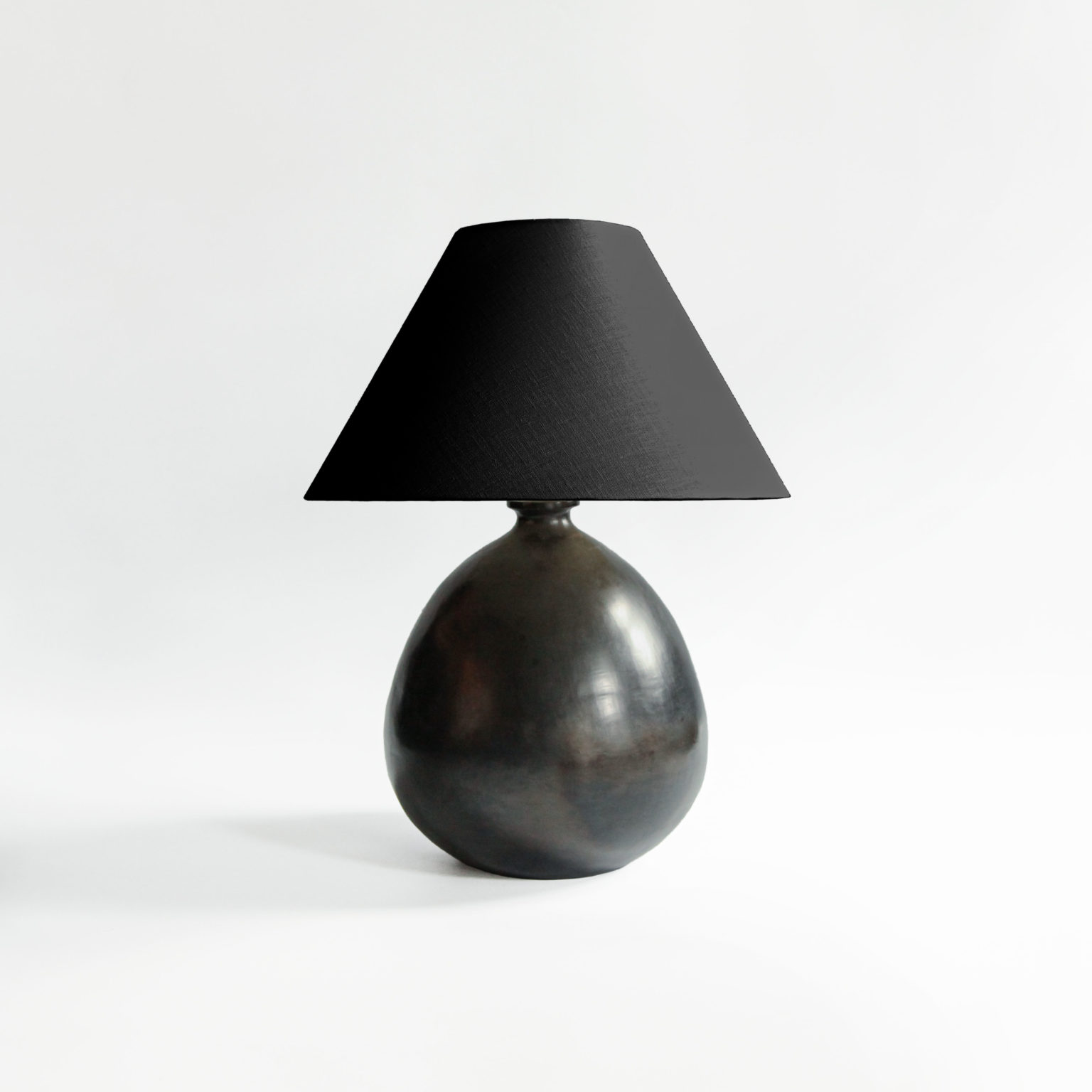 Barro Bruñido Collection Barro Negro Lamp - l'aviva