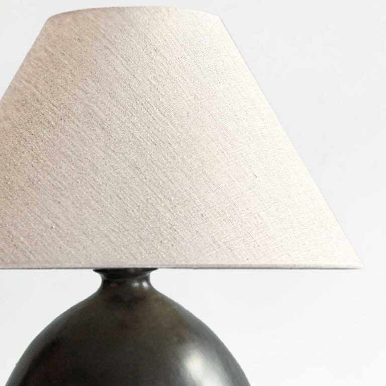 Barro Bruñido Collection Barro Negro Lamp with Ball Pull - l'aviva